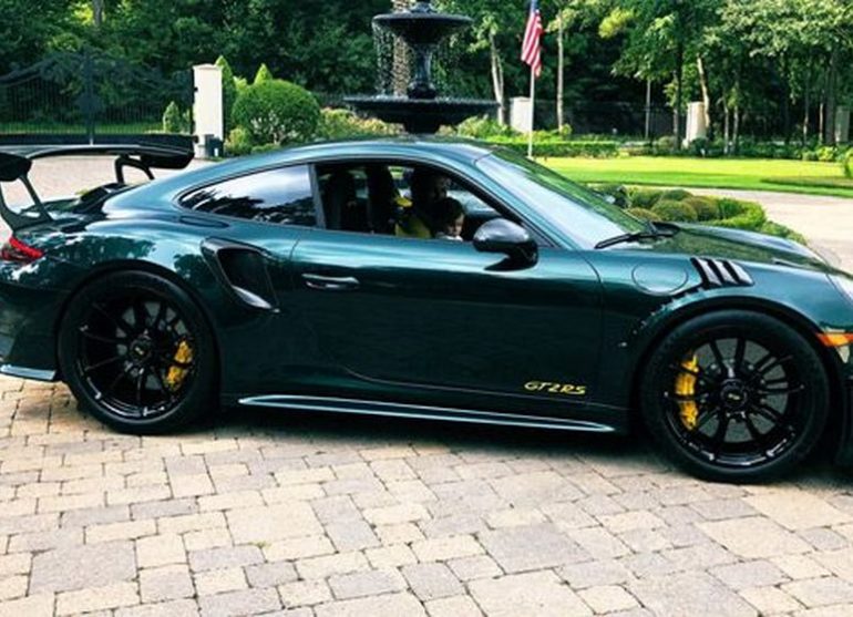 La Porsche de Patrick Reed retrouvée dans une casse auto au Texas ...