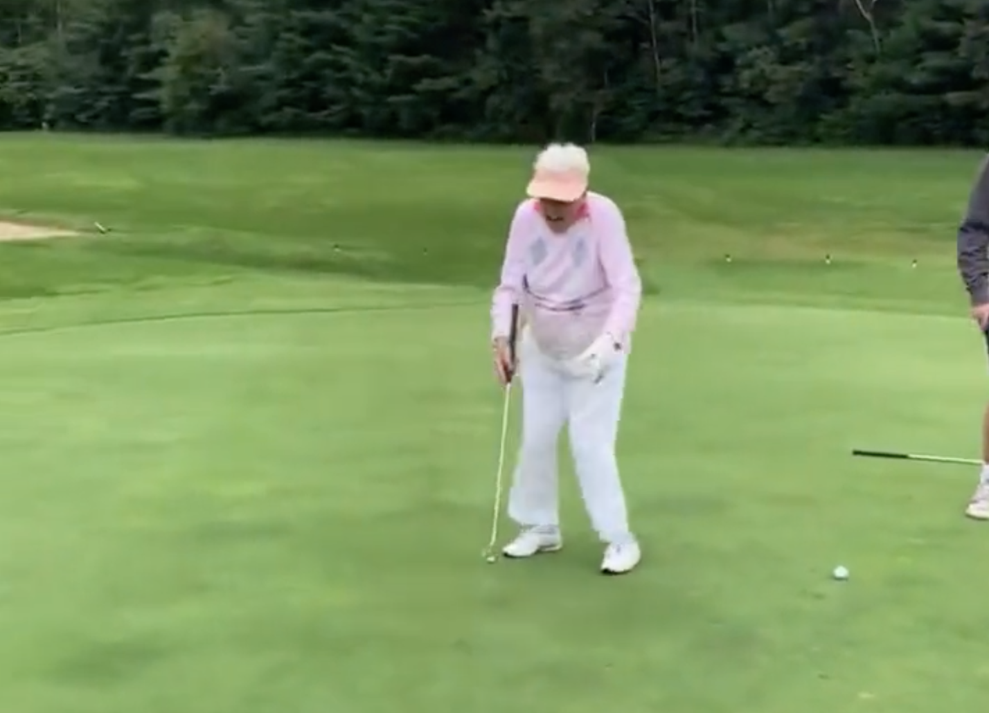 Cette grand-mère a le swag ! - Golf Planète