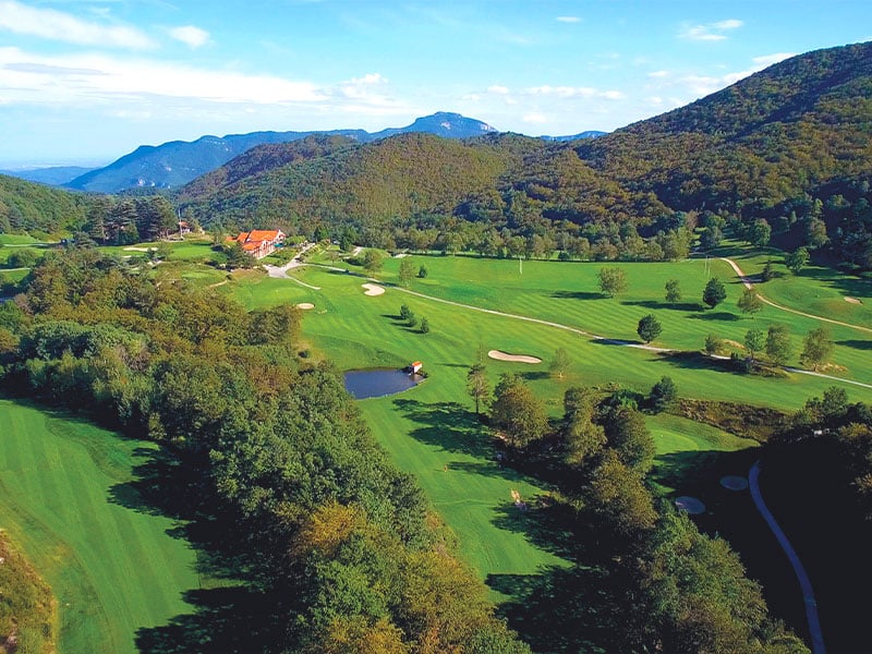 Les golfs en Pyrénées du réseau Golfy : un voyage entre sport, nature ...