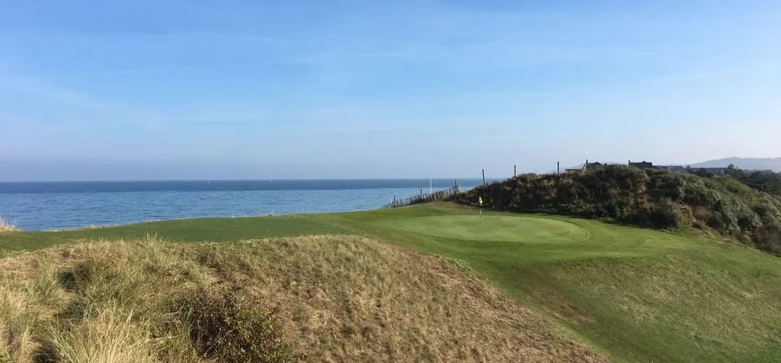 C'est l'été ! Découvrez les parcours LeClub Golf avec vue sur mer ...